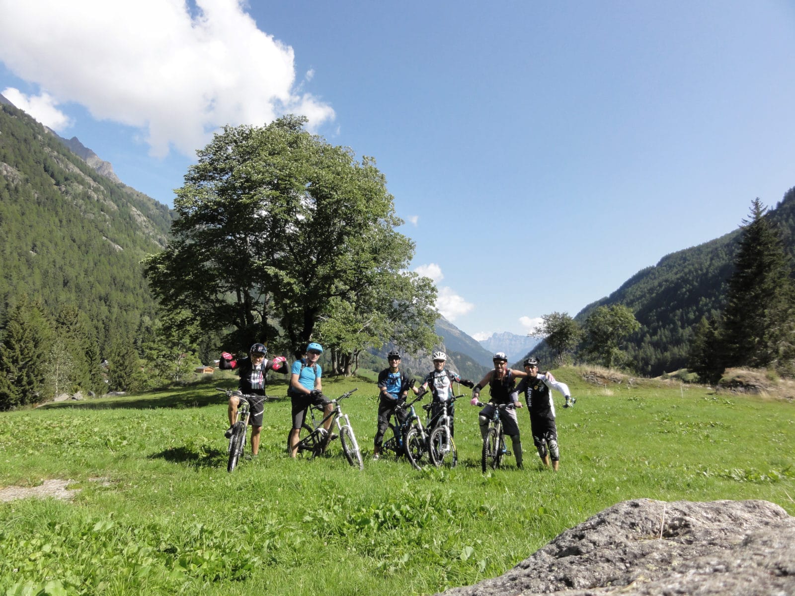 Ride your own E-mountain bike in beautiful Chamonix!