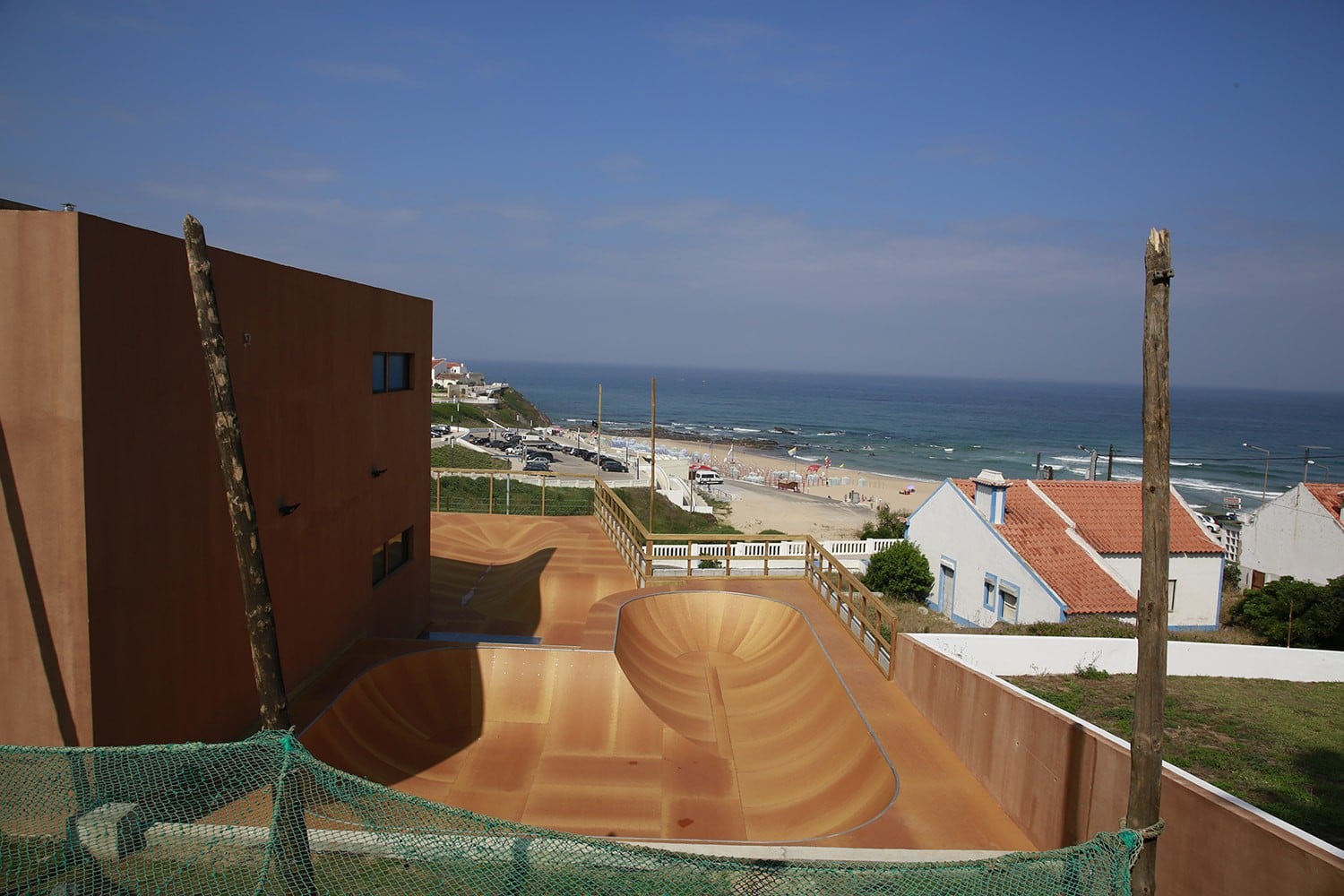 Tag ned til vores lækre surf camp i Santa Cruz Portugal